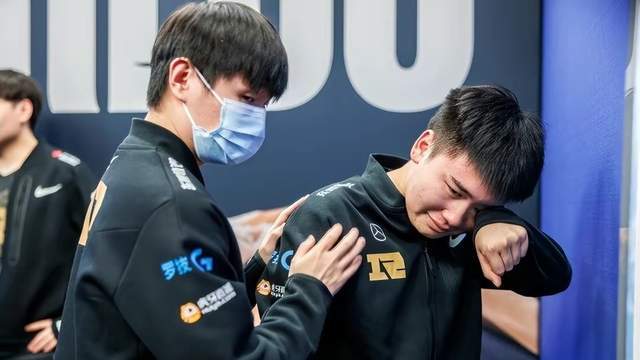 呼吸哥解说NEST赛事，现场解答S赛问题，透露RNG后续动向