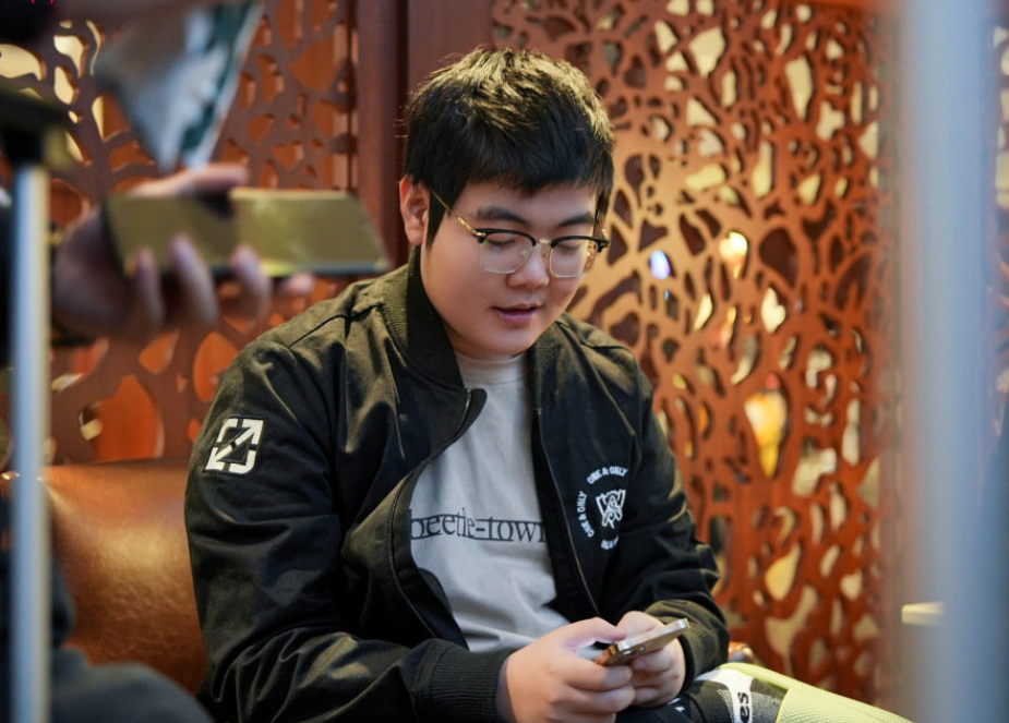 “UZI登顶，JDG无人上榜”！全明星投票引争议，RNG小虎人气不俗