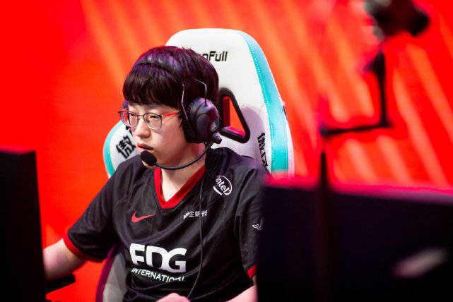 LOL：Doinb辟谣EDG双C续约，有LCK队伍想买，小明不是没人要