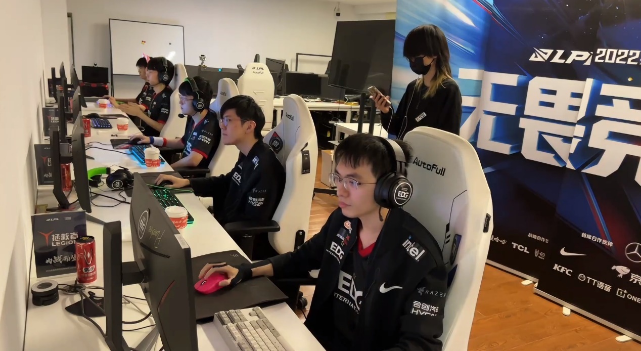 “LPL新人不行，是因为环境太差”，PDD直播透露：LDL现在工资很低