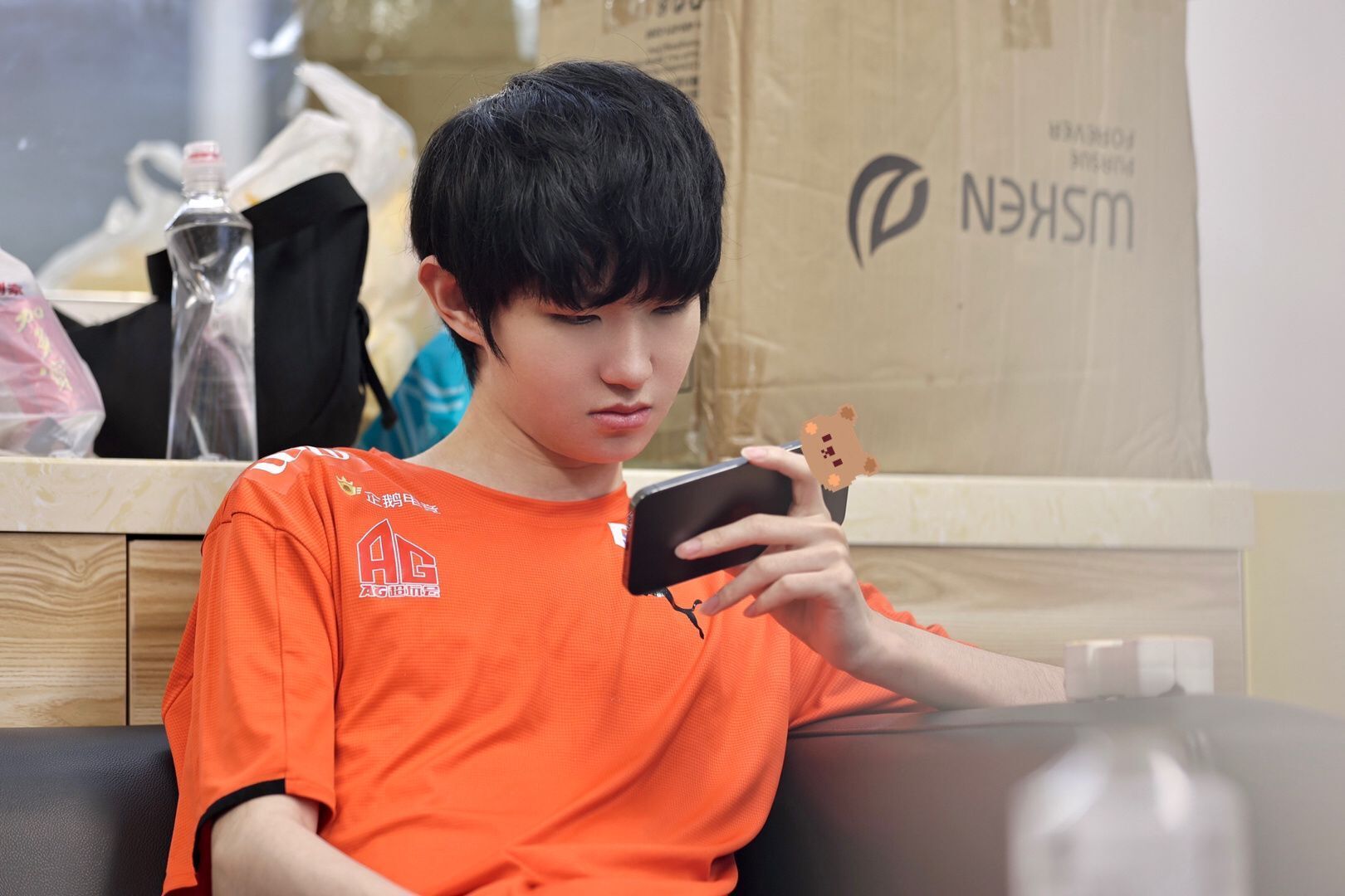 瓶子不看好AG能进世冠正赛，队伍的状态很不稳定，还不如XYG跟KSG