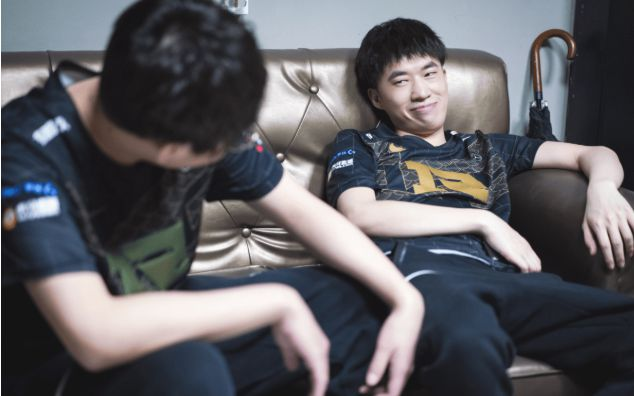 LOL：RNG中野续约，DRX三人反水，Shadow拿Viper抬价