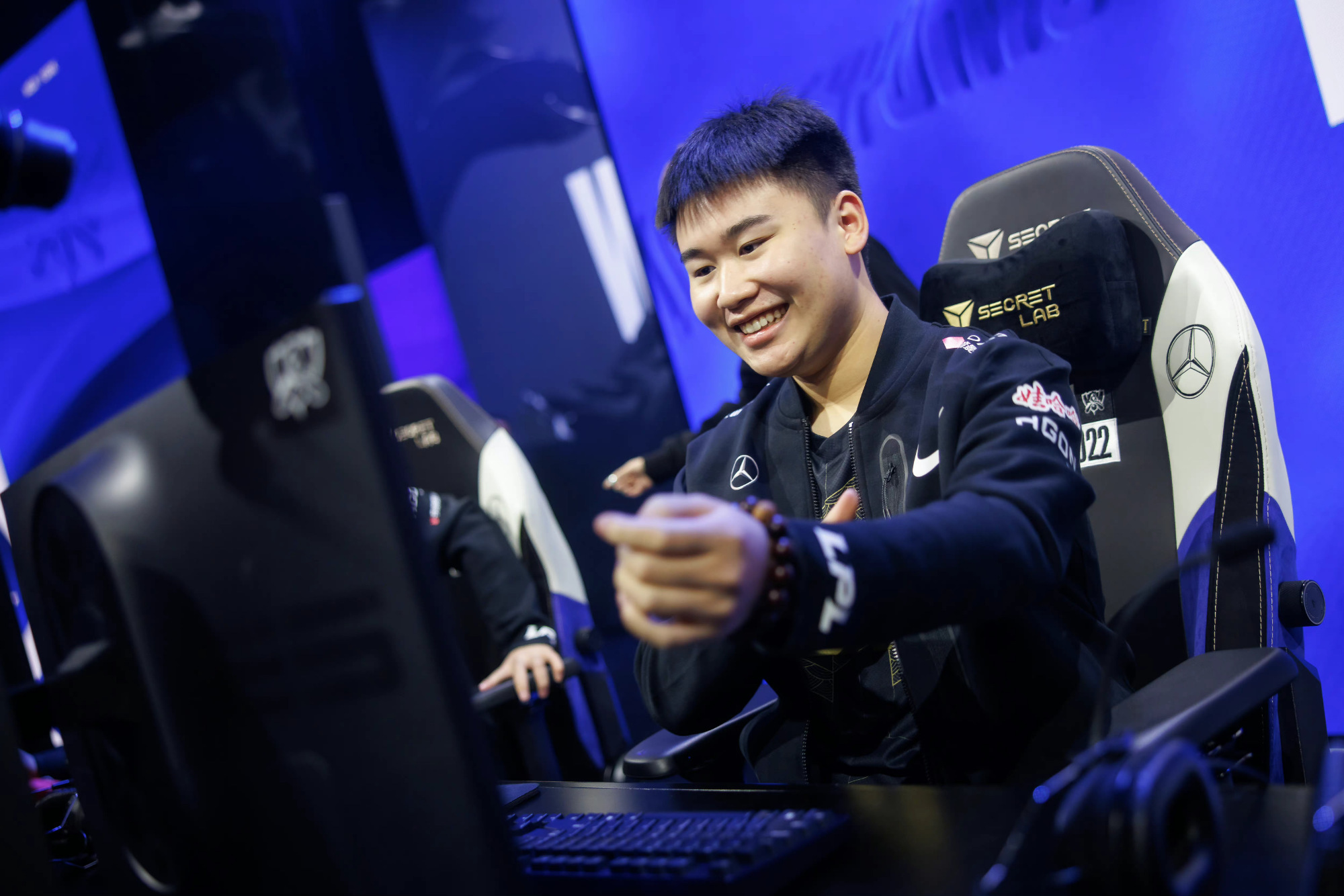 S12冬转流言：RNG中野续约，尺帝Ruler加入JDG，爆料人互撕扯皮！