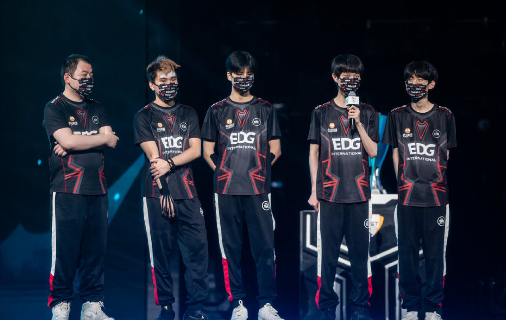 EDG零封FPX夺冠，小将Leave放狠话，Lwx或断开连接