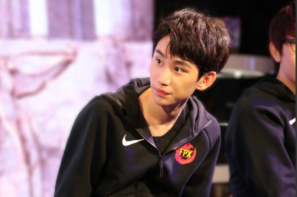 LOL：Doinb成转会期公敌，选手和爆料人一起下场开团，大飞要换赛区