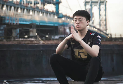 小虎称自己未和RNG续约！小花生几乎每年都在换队