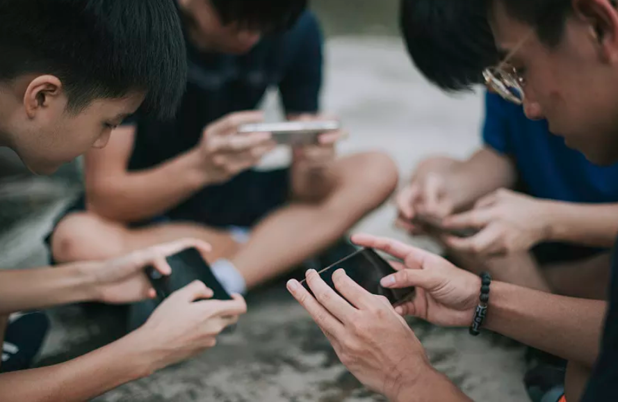 防沉迷防不住“租号”，如何最大力度“护崽”？｜时评