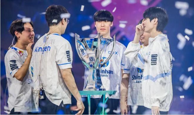 S11冠军AD离开LPL回归LCK，EDG官宣Viper未能续约正式离队