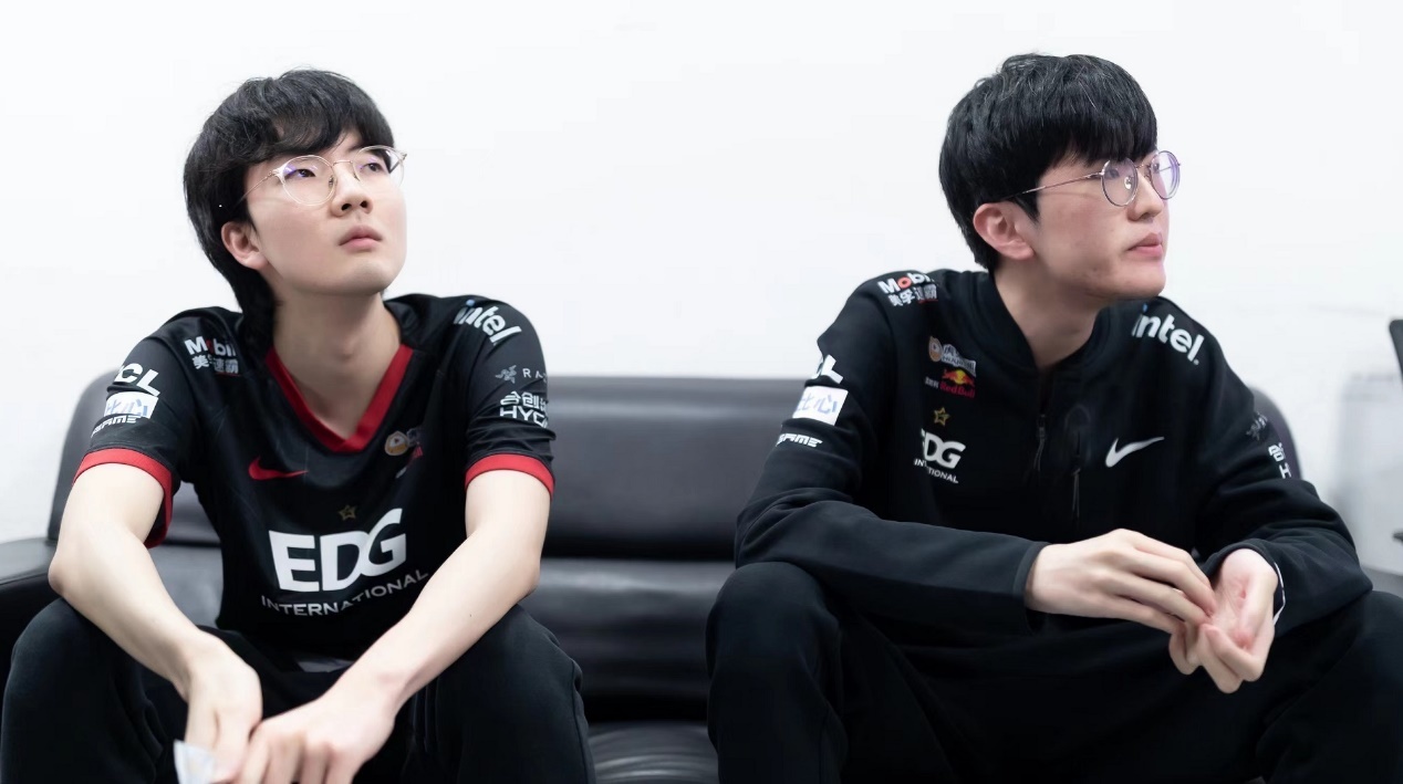 LCK银河战舰，实力不如JDG！拆了两大冠军队伍，结果配置并不顶级