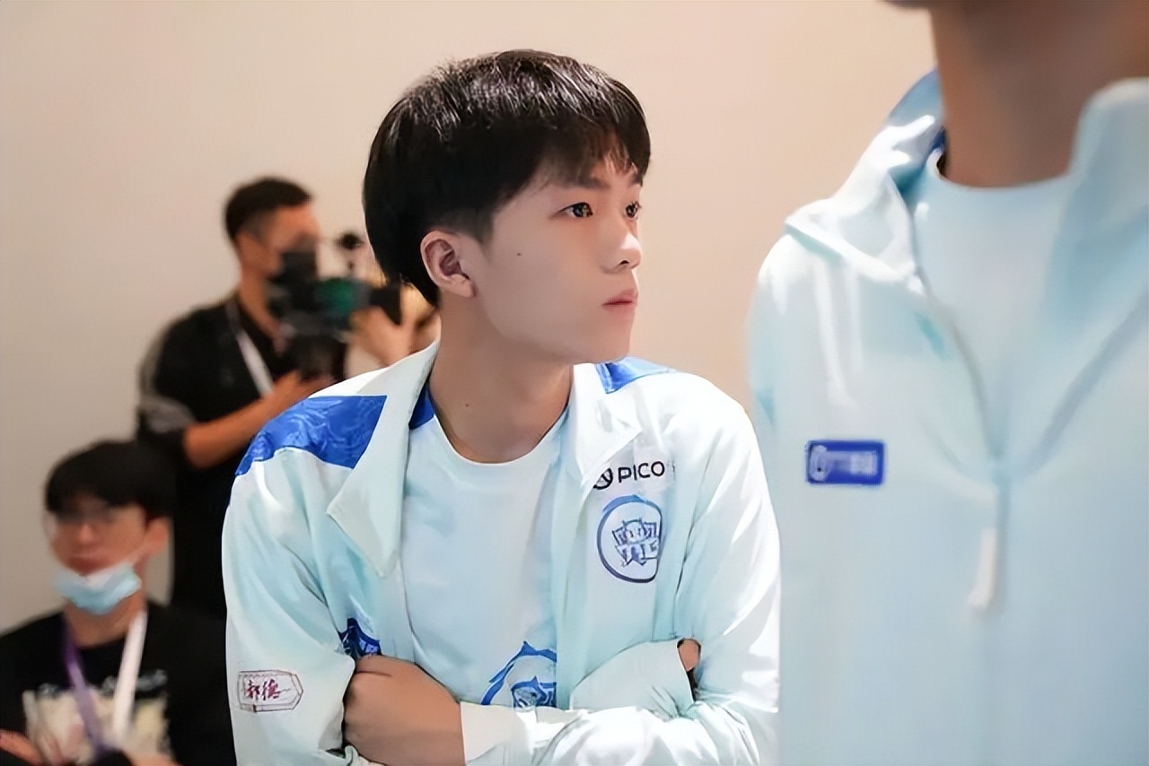 WB和TTG相继翻车，正赛资格恐生变数，AG两战全胜，有崛起之势