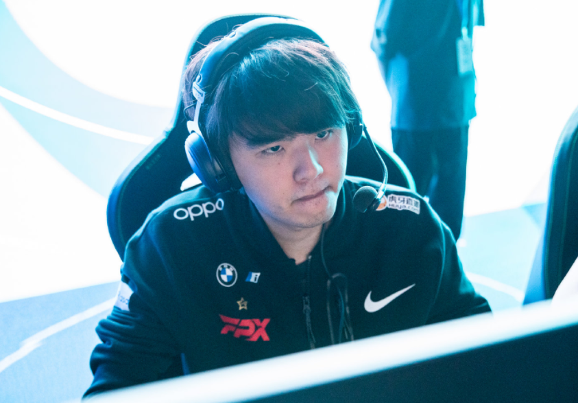 Doinb联手LWX，GALA去EDG，LPL转会圈震荡，小虎还在拉扯