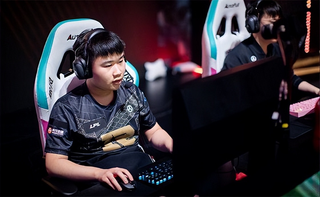 TheShy的冠军辅助又没了？Yagao暗示加入BLG，Doinb或将面临失业