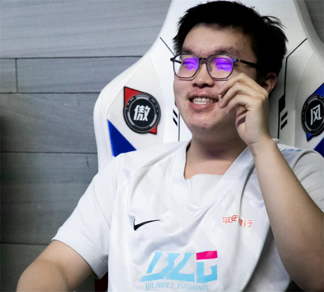 LPL又多一对决裂的好兄弟？bin已在欢迎新中单，angel发落泪表情