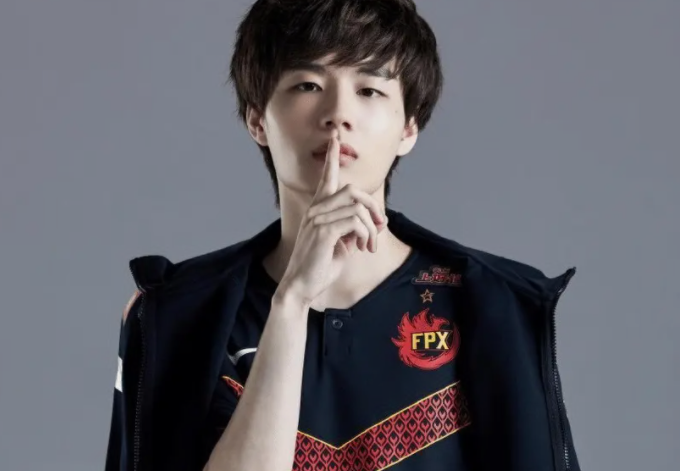 好家伙！OBGG显示小虎签约WBG，离开RNG！