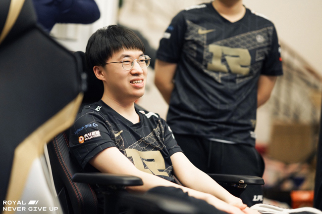 RNG官宣“元老”小虎断开连接，WBG小虎亮相新赛季