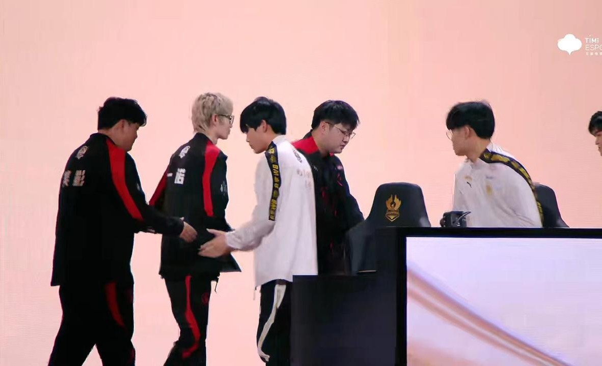 世冠KPL战队实力评级，XYG至多8强，AG、WB有望争4，狼星T0