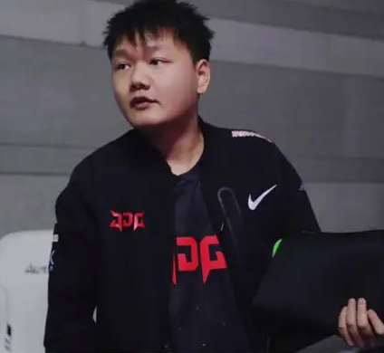 LPL年度MVP提名公布！Xiaohu和Knight被网友狂喷不值