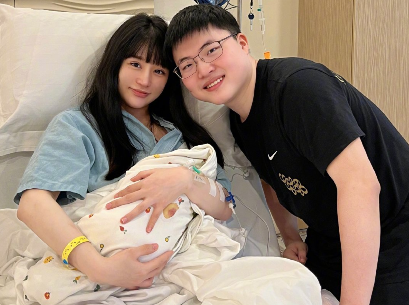 Rookie阿水仁川双C联手！左手加入JDG！小Uzi出生了