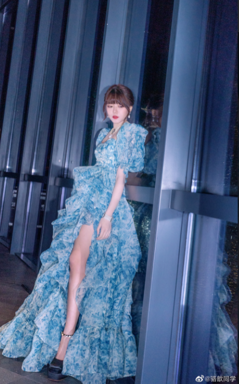 【见闻2004】Lwx状态冲上热搜，LvMao微博求职找队伍