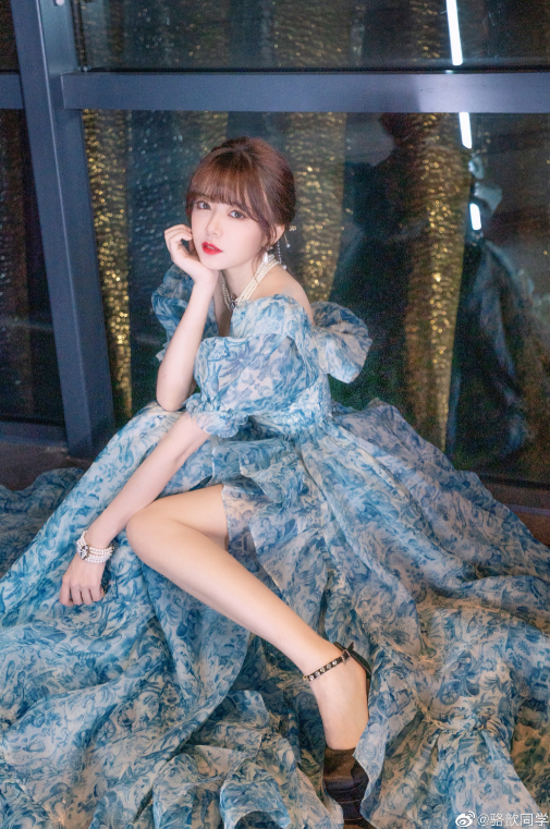 【见闻2004】Lwx状态冲上热搜，LvMao微博求职找队伍