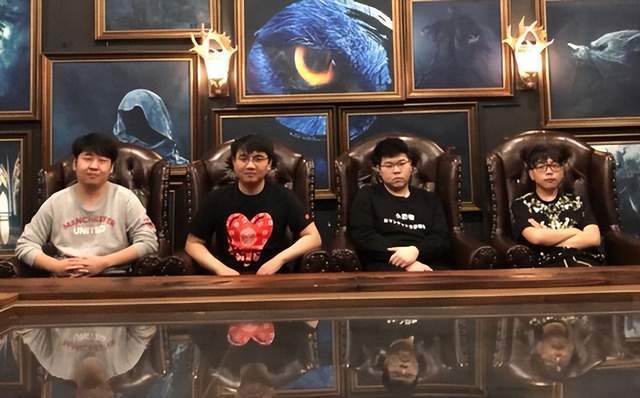 GodV沉迷原神迷失自我，给自己定下目标：每天要玩15把LOL