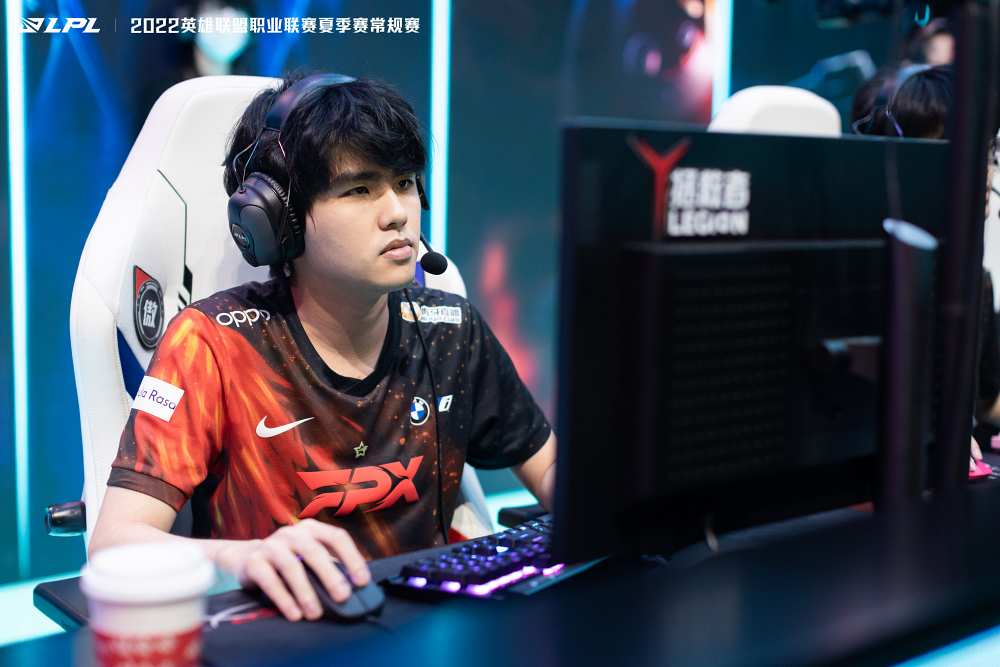 Sofm发文告别LPL赛区，WE化身捡漏王！LWX疑似留队，果然真爱啊！