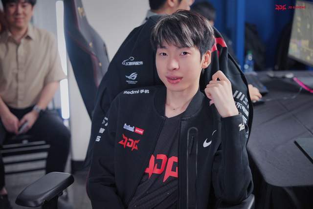 引入双韩服第一下路，WE成为转会期最大捡漏王？