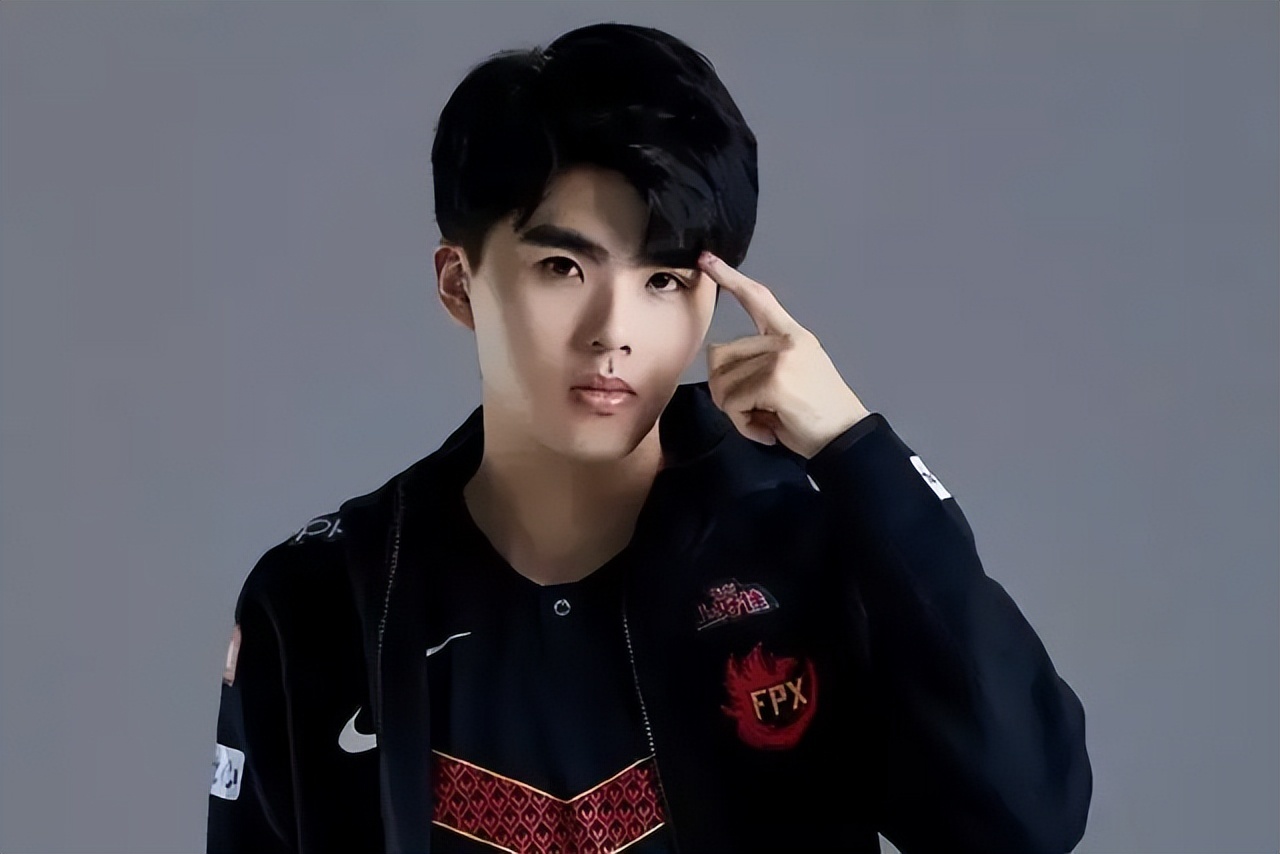 老将找工作实在是太难了？lwx兜兜转转重新回到FPX，真不缺AD！