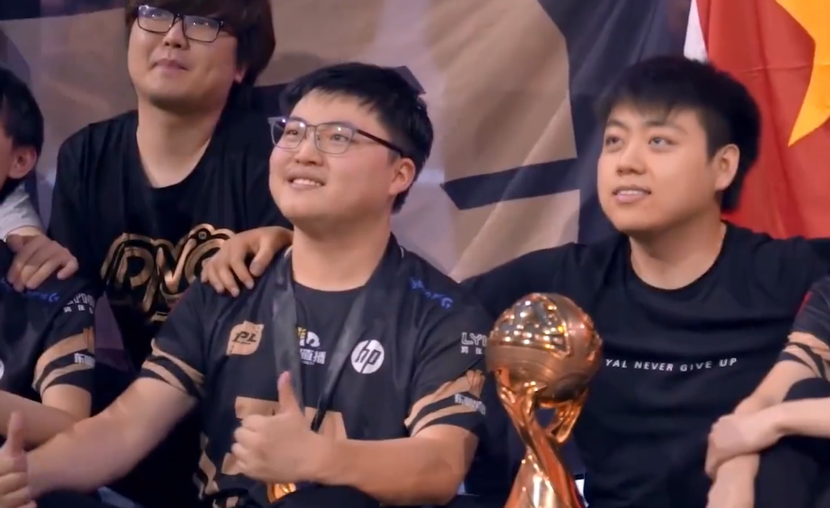 Uzi本人宣布告别赛场！退役只因看到某公众号的文章，小狗太无奈