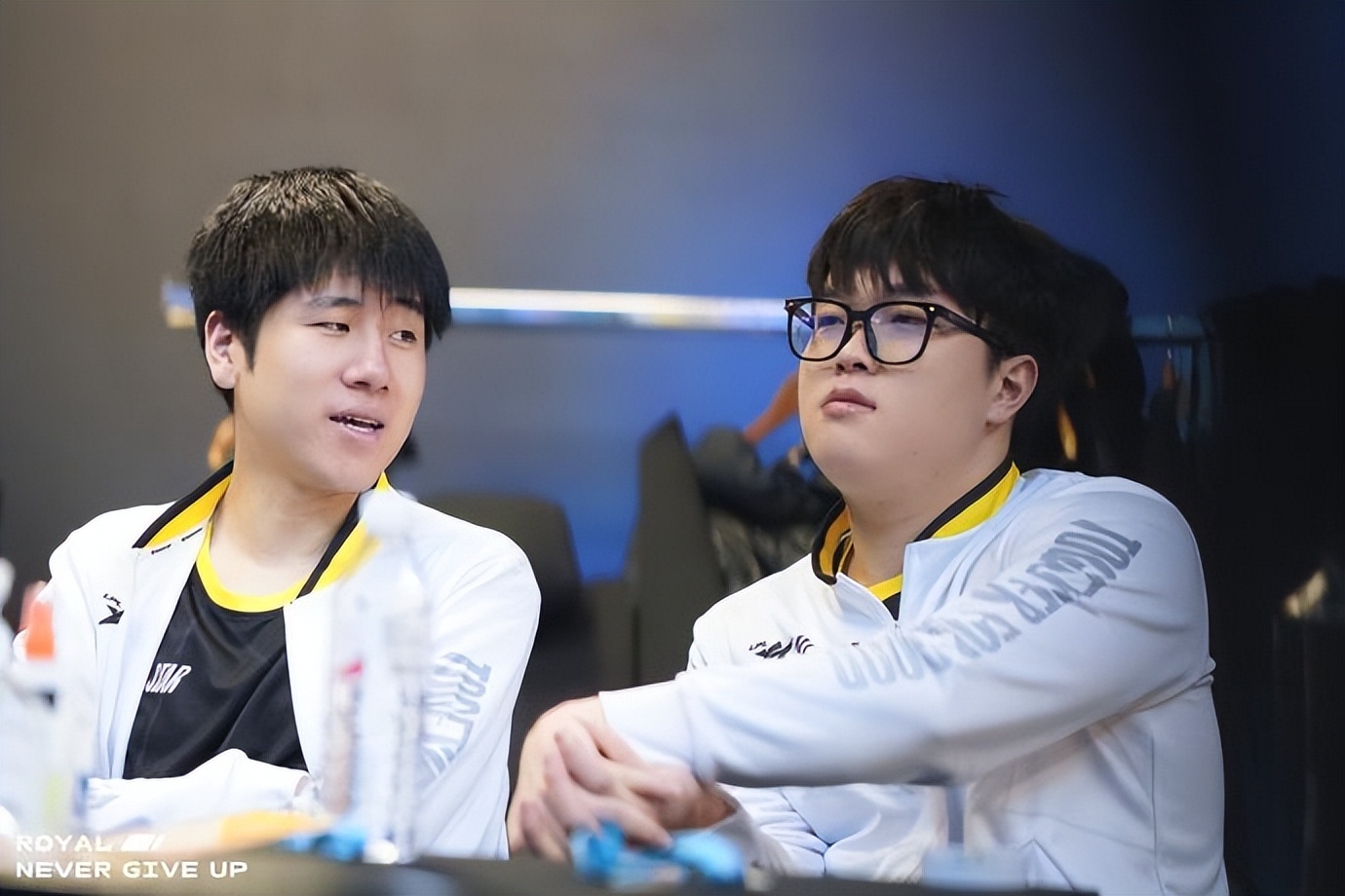 这就是LOL国服第一上单？LML德杯首秀遭暴打，小超梦0-7成突破口