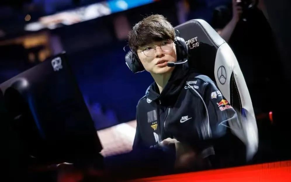 虎娘日报：S13决赛场馆爆料 Uzi直播感叹之后安排