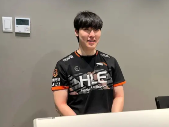 复活的BLG战胜IG晋级四强！Zeka：中单是队伍的灵魂