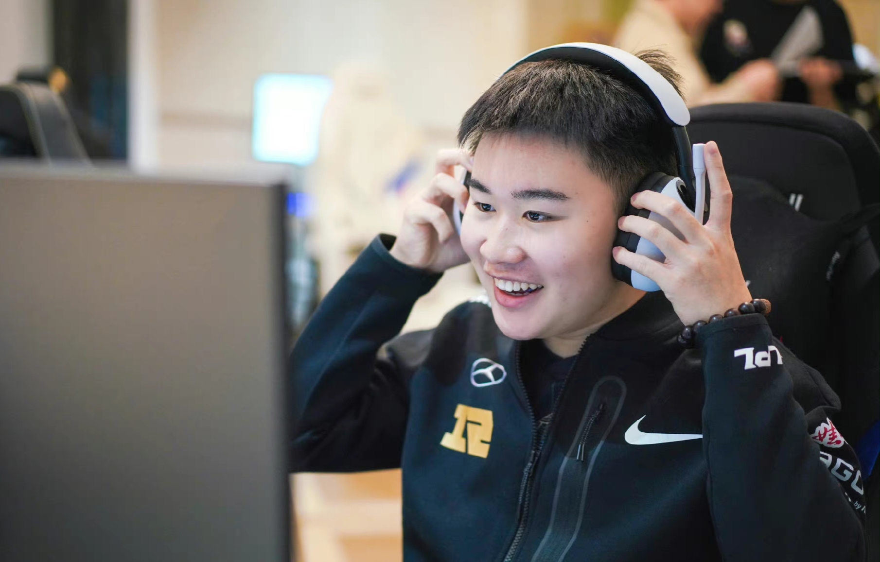 春之RNG回来了，德杯3-0横扫AL进四强，Mlxg：Wei节奏带得太好了