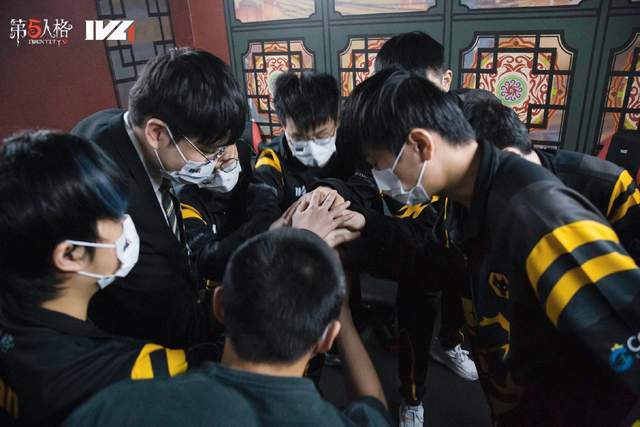 IVL秋季赛：Gr和MRC生死战！Wolves和成都GG或携手晋级！