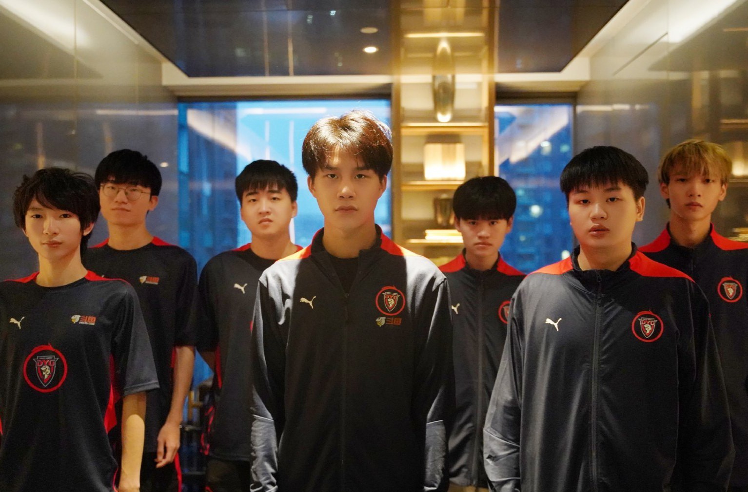 DYG围绕小义重建，WB保留完整首发，AG引进奶茶教练引发争议