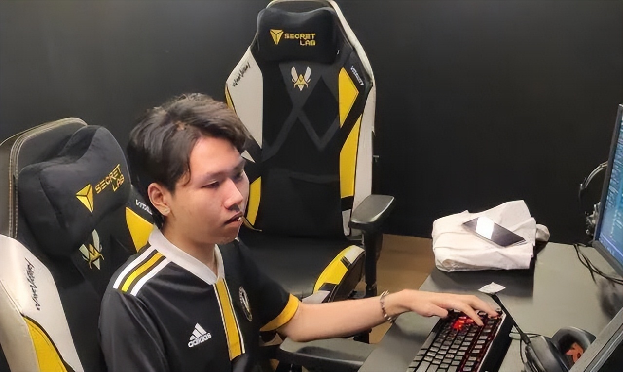 jankos锐评Bo人，直言吹的太过头了？网友：只是单纯不喜欢假赛！