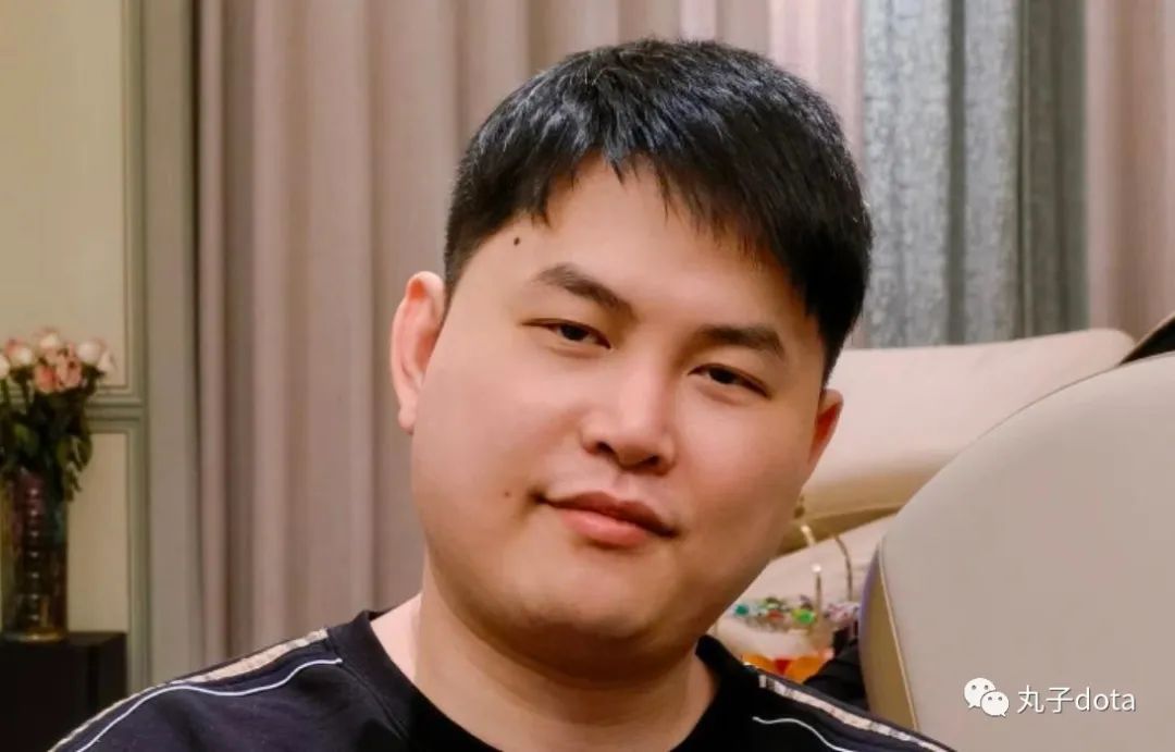 谁是靠DOTA2直播赚钱最多的人？身价千万的zhou和longdd也不及yyf
