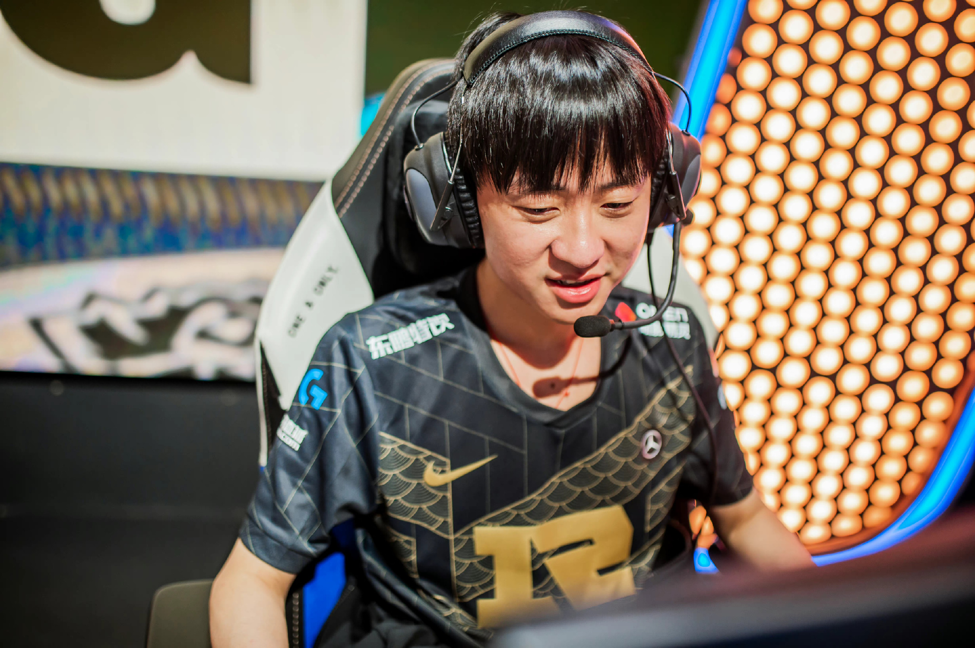 RNG被打脸！小明QQ群回应：自己目前还是自由人