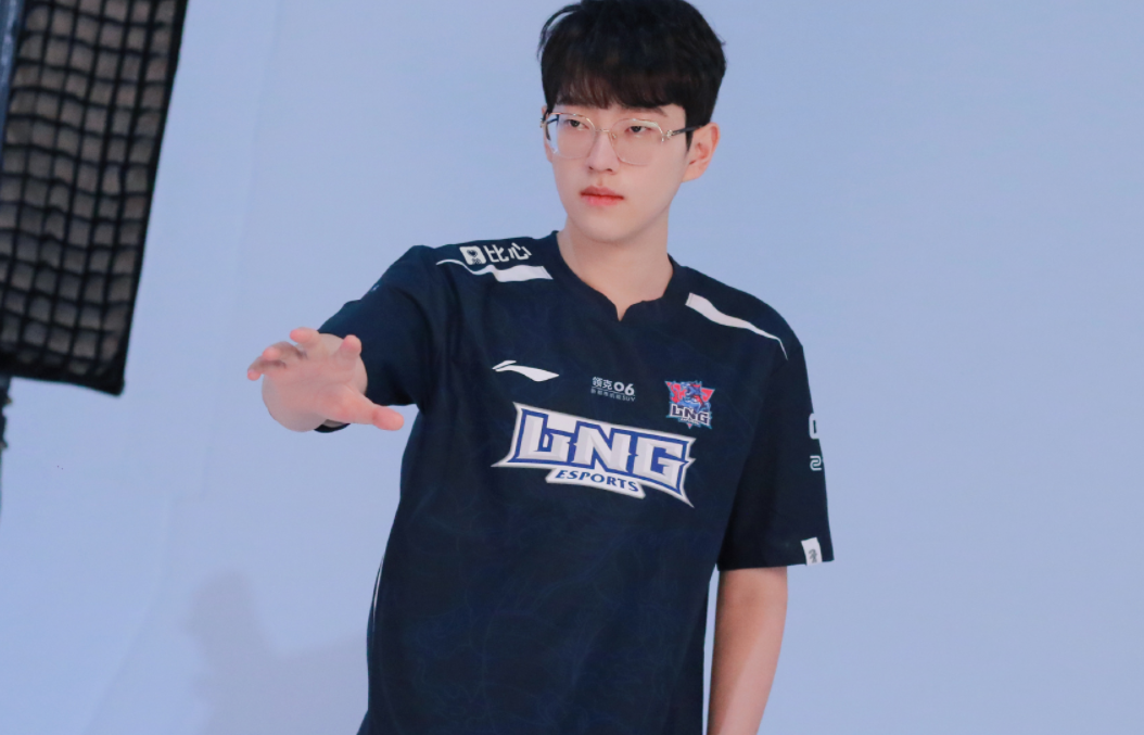 “Doinb想加盟RNG”登上热搜，曾经的S赛冠军让人心酸