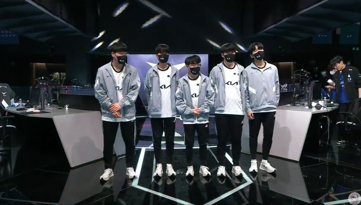 DK轻松横扫DRX拿首胜！双方互换ADC差距太大