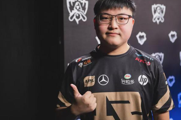 节目效果拉满！UZI畅谈亚运会AD，水晶哥要提鞋