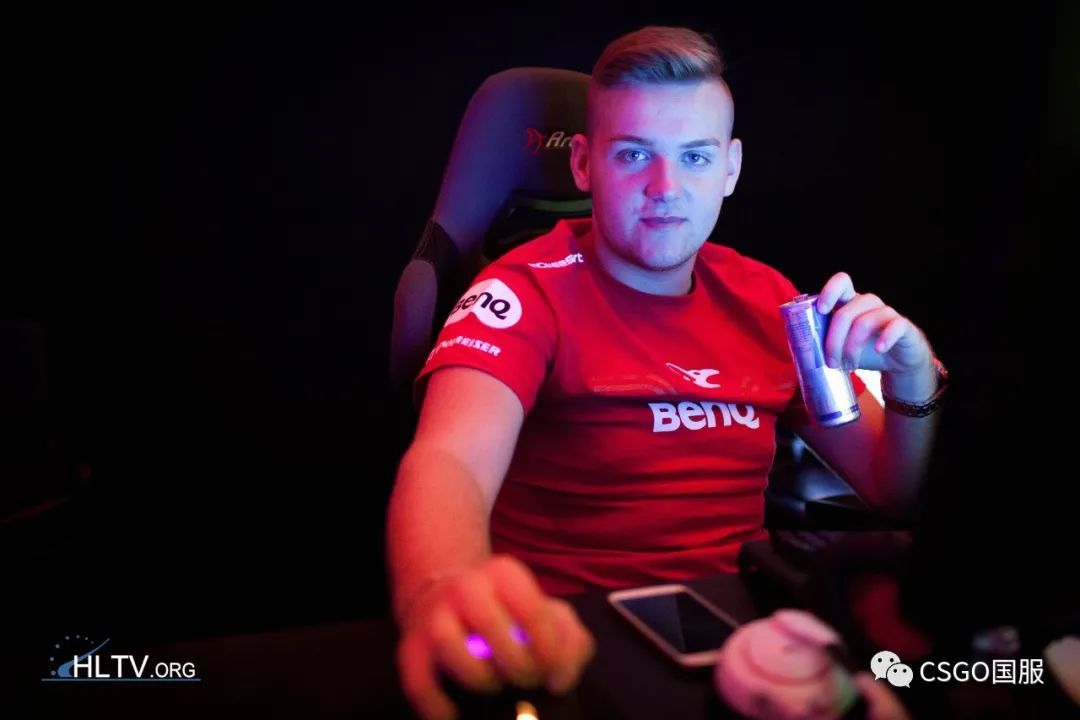 S1mple、niko、zywoo轮番登场，盘点2014 2021历年新人王