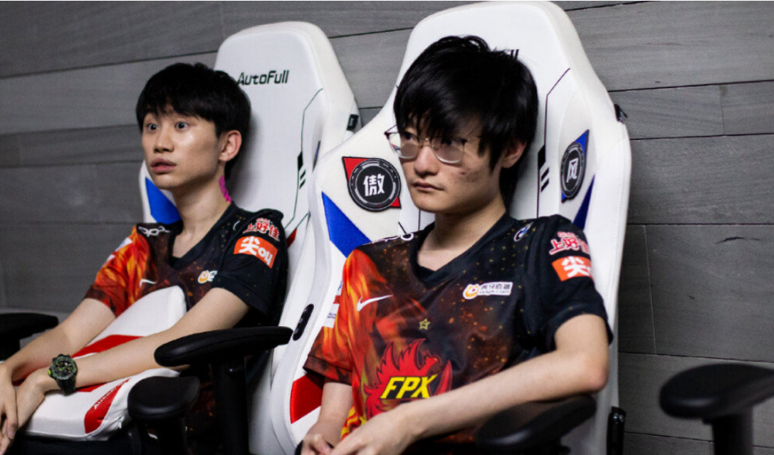 小天跟老FPX队友恩断义绝又拉黑一人！Doinb回应：跟我没关系