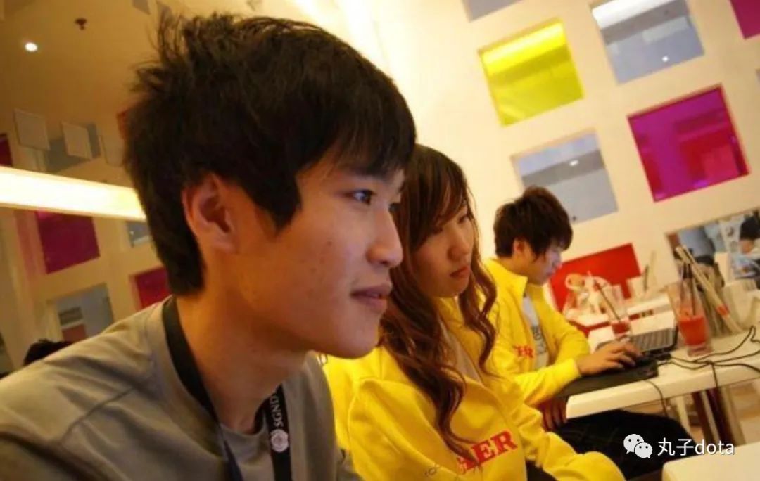 同样都是靠dota成名，09和pis谁更有钱？