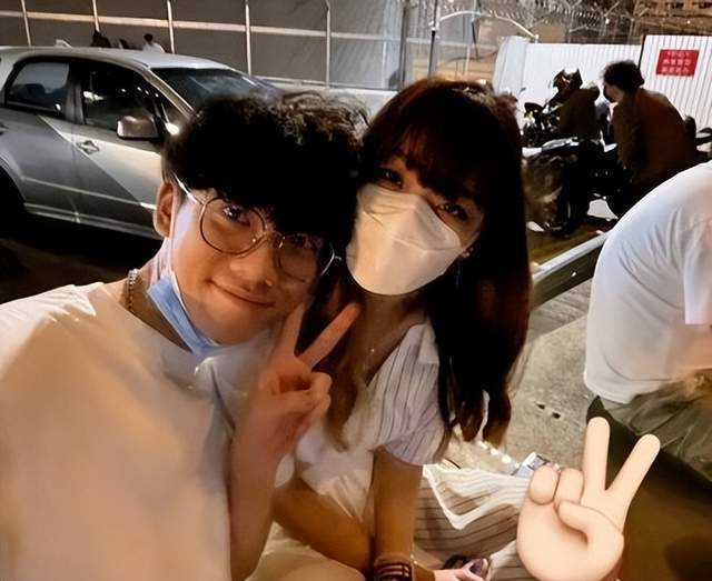 YSKM女友曝光竟不是网红脸，被迫关闭动态！IG四连胜近在咫尺