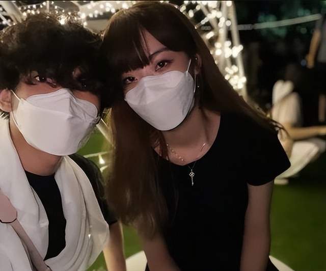 YSKM女友曝光竟不是网红脸，被迫关闭动态！IG四连胜近在咫尺