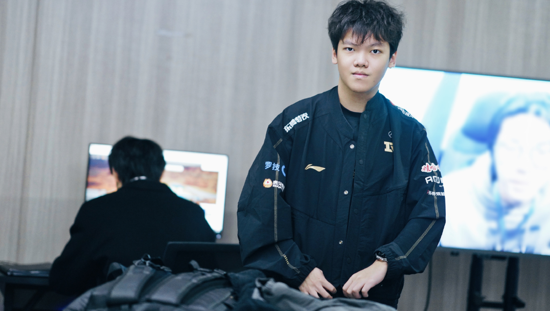 帮主回归！RNG进化为完全体冲破黑暗