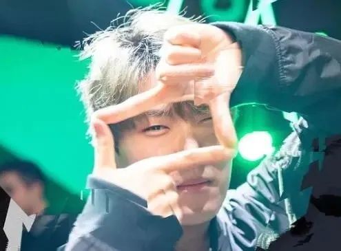 【每日一撸】Rookie说Doinb让他痛苦；Tabe没有被RNG卡合同