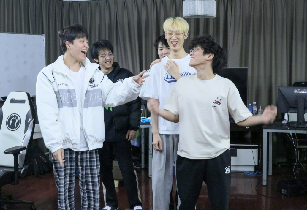 TT送IG赛季首败！Xun实力带队完爆WBG