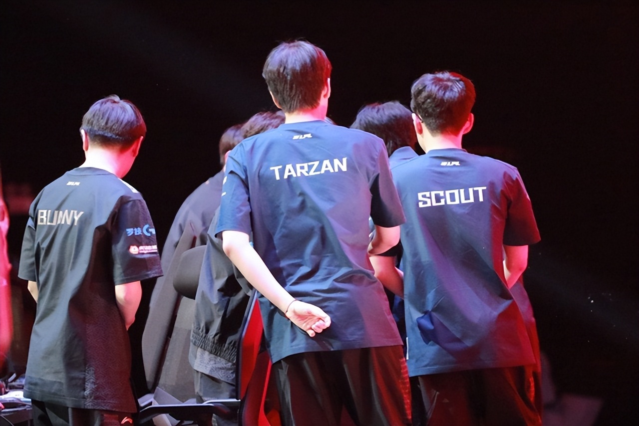 喜忧参半？Ming首发上场对阵EDG，RNG要Heart不要Tabe！